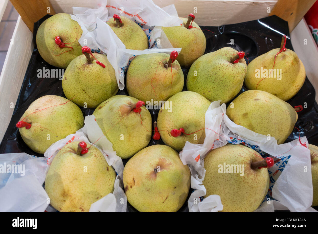 France pears hi-res stock photography and images - Alamy