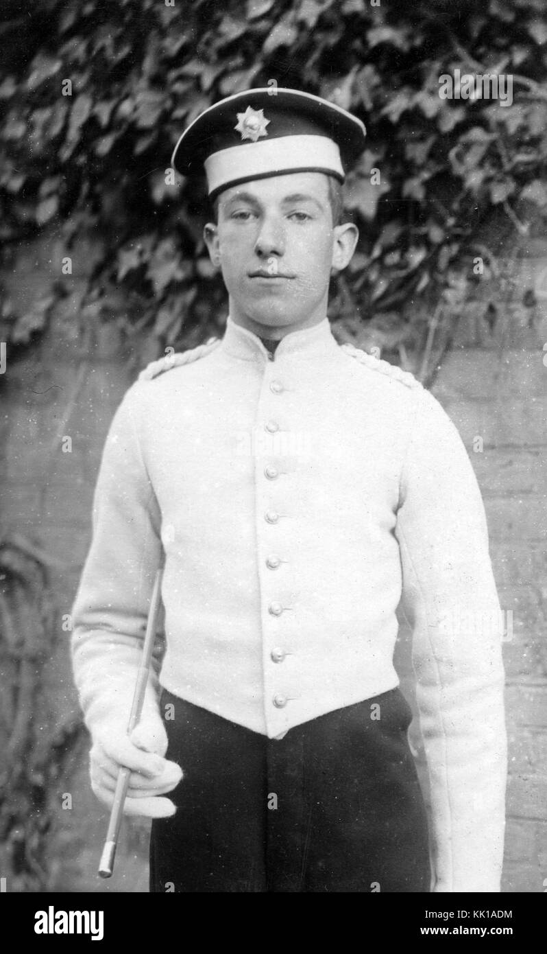 Scots guards uniform Black and White Stock Photos & Images - Alamy