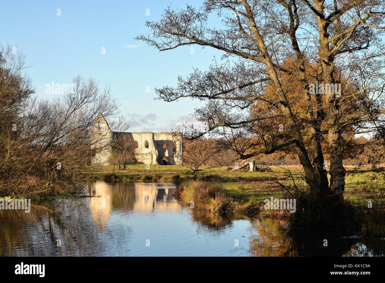 Newark abbey hi-res stock photography and images - Alamy