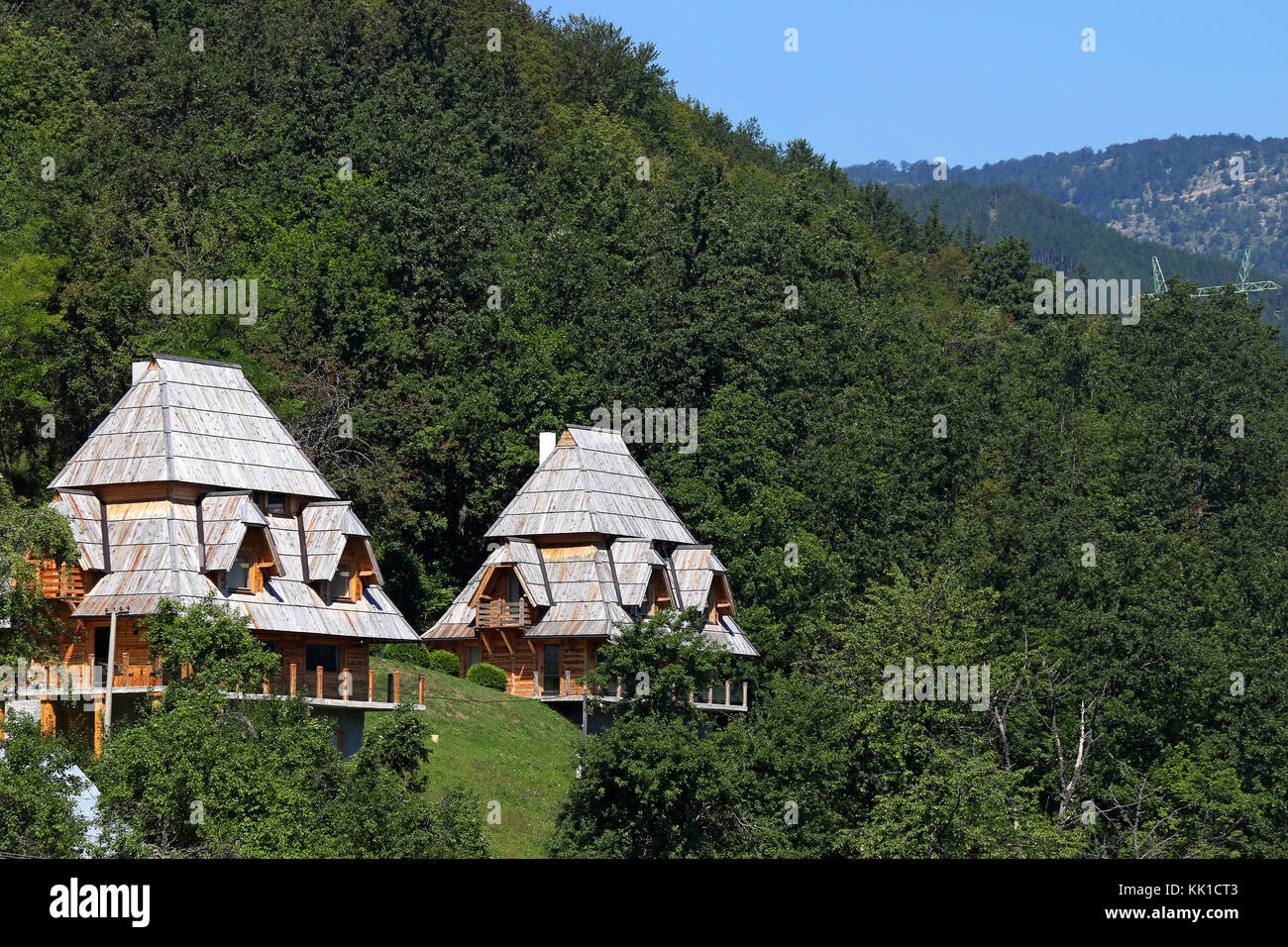Landscape house cabin mountain hi-res stock photography and images - Alamy
