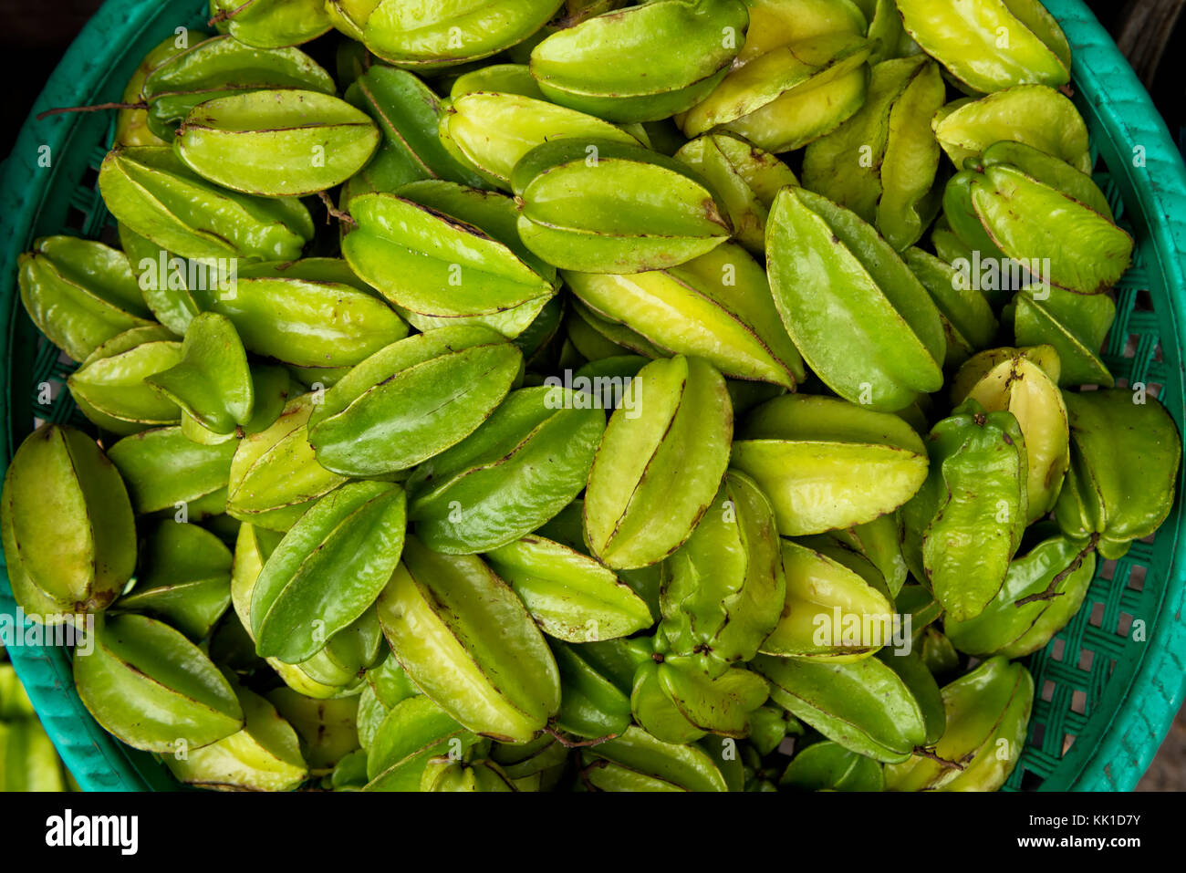 Basket of star fruits - Averrhoa carambola Stock Photo - Alamy