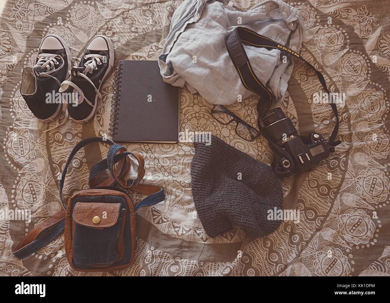 Vintage style accessories hi-res stock photography and images - Alamy