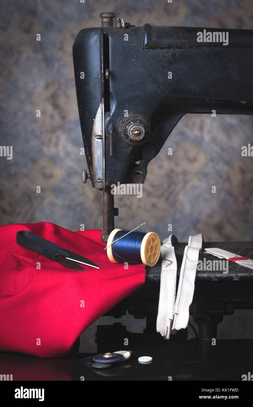 Sewing machine and accessories Stock Photo - Alamy
