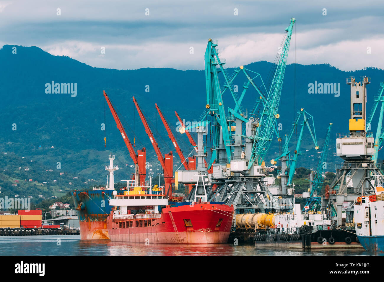 Tanker terminal hi-res stock photography and images - Alamy