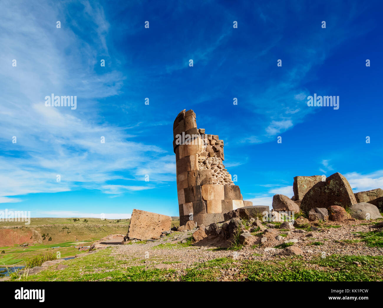 Sillustani pre inca cemetery hi-res stock photography and images - Alamy