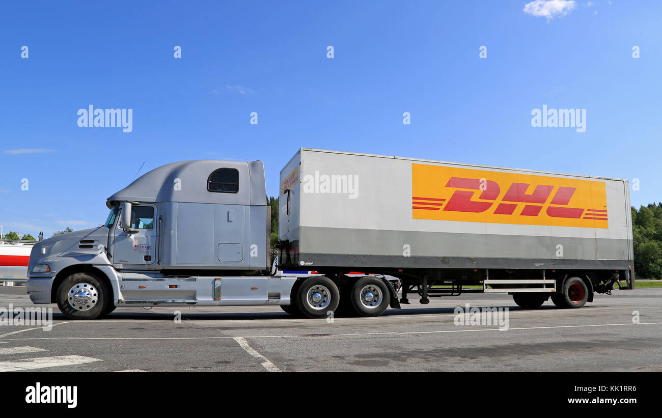 Heavy mack trucks hi-res stock photography and images - Alamy