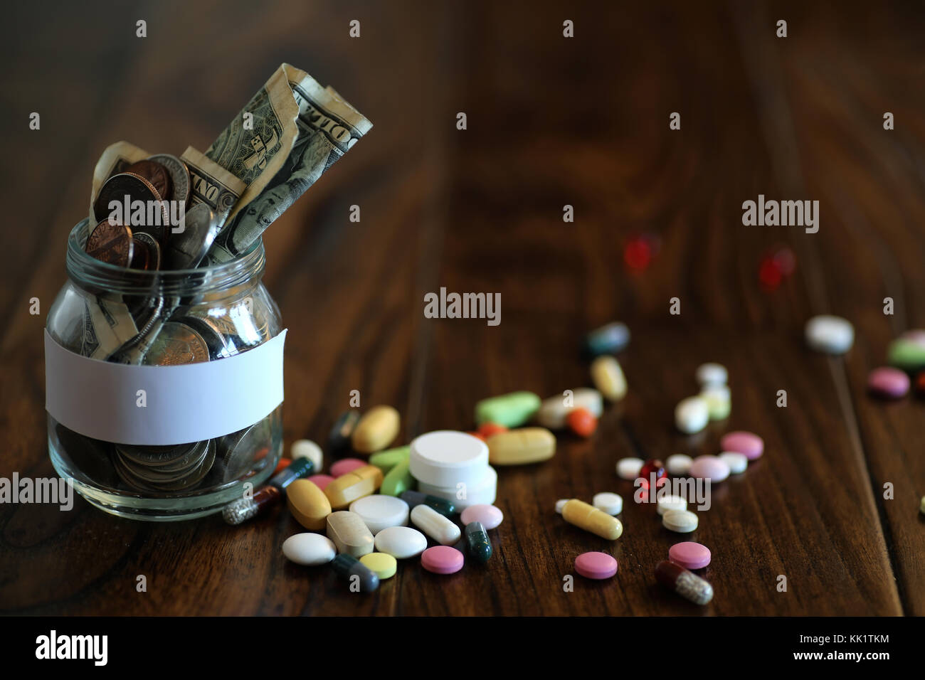 Different pill shapes and sizes hi-res stock photography and images - Alamy