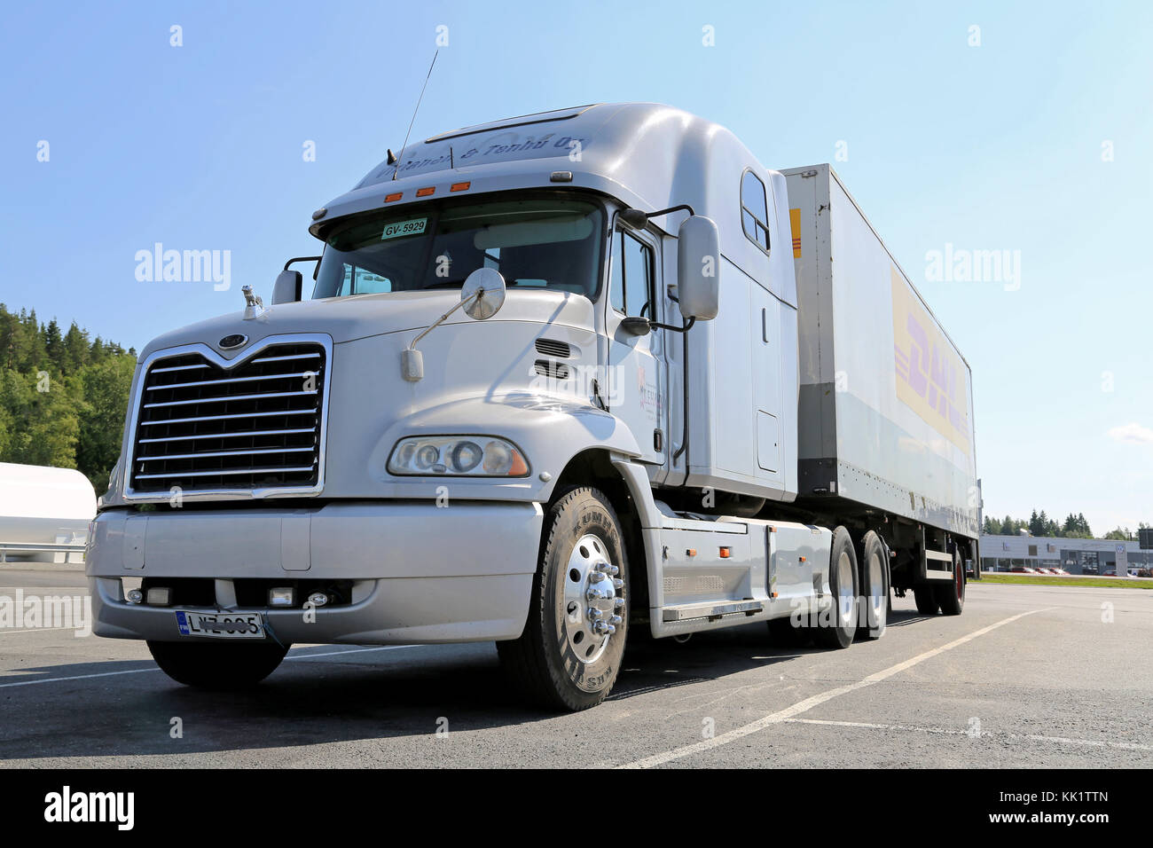 Mack trucks hi-res stock photography and images - Alamy