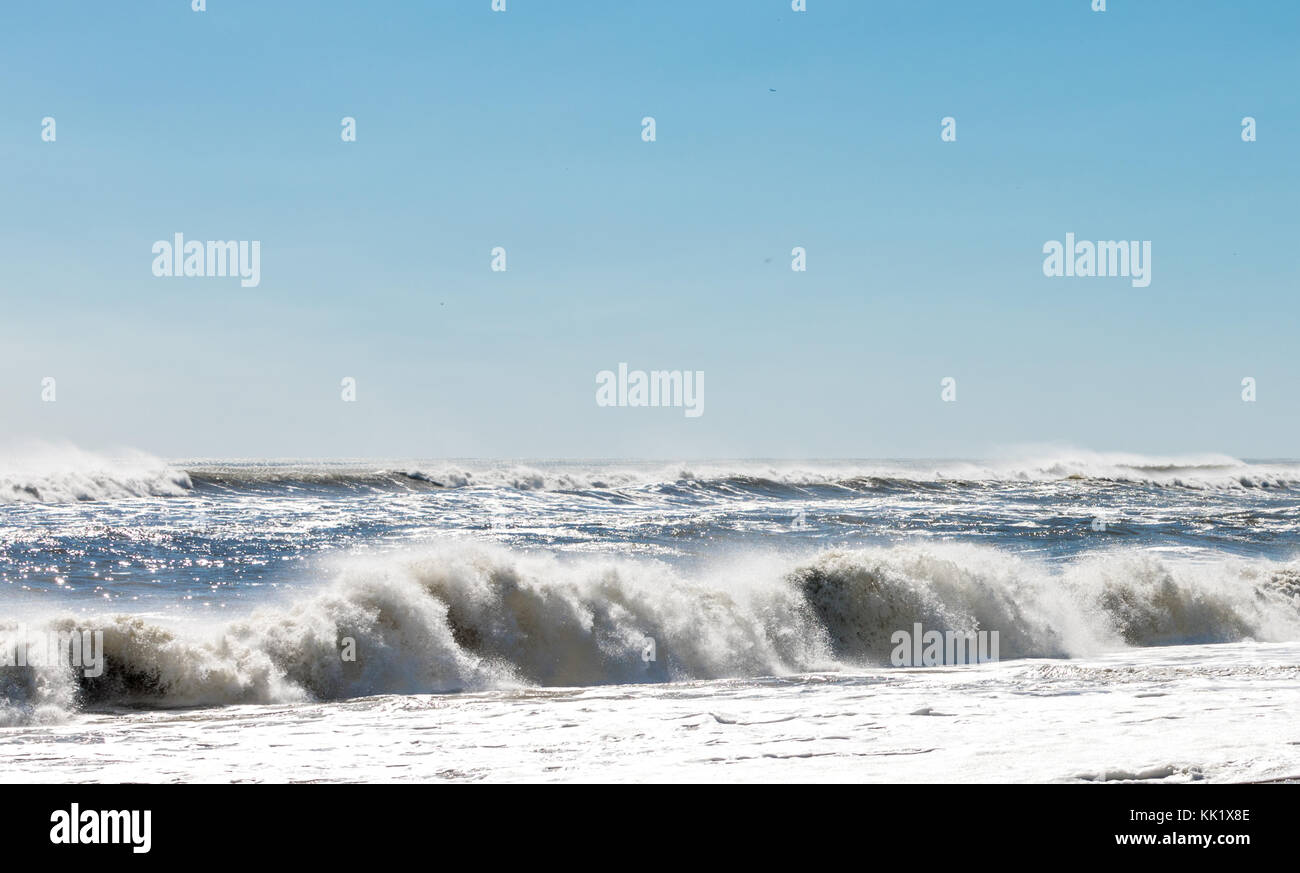 Powerful waves crashing along a coast hi-res stock photography and ...