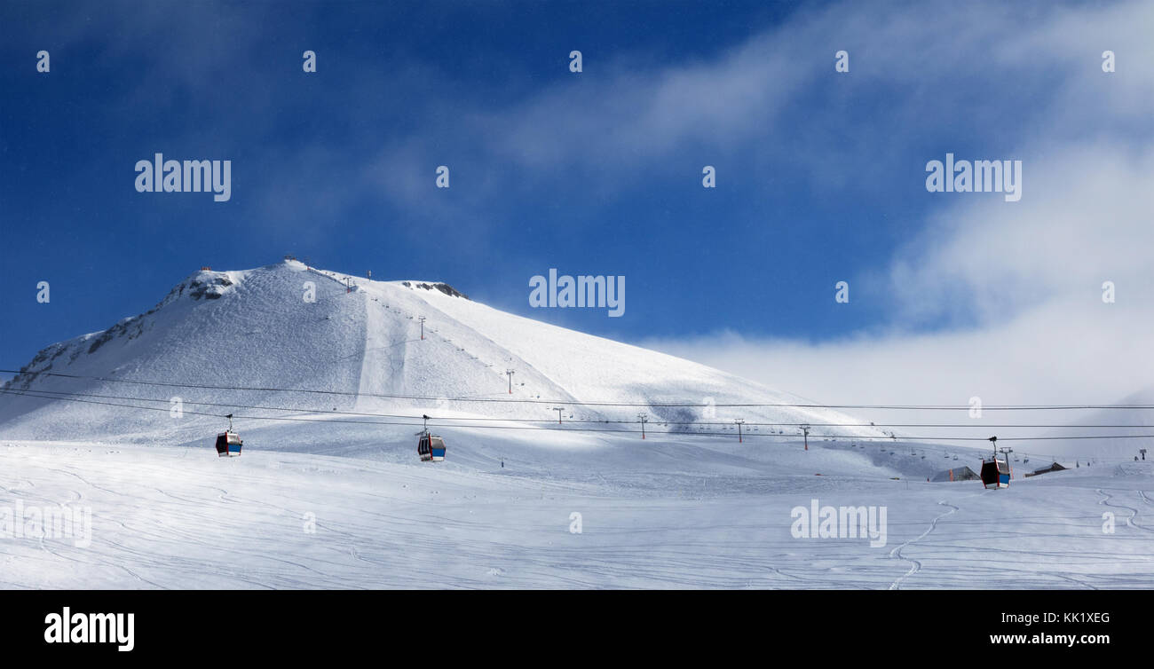 Gudauri ski cable car gondola hi-res stock photography and images - Alamy