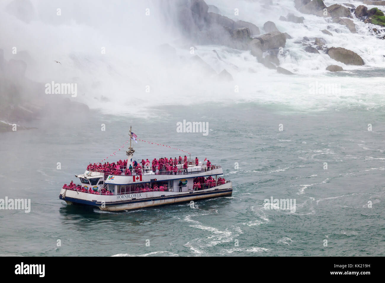 Niagara Falls, Canada - Oct 15, 2017: The Niagara Falls tour boat ...