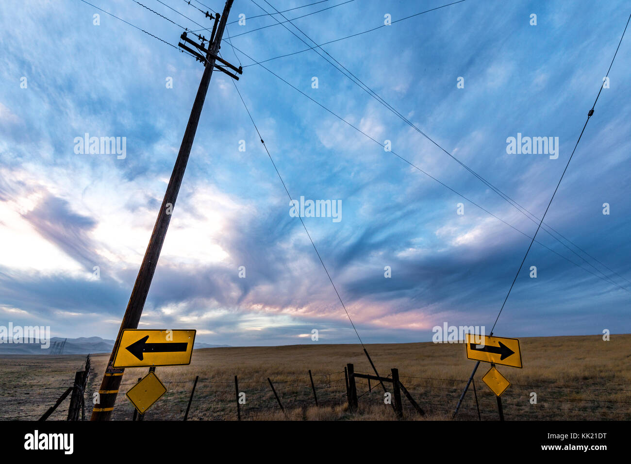 Sunset over the Diablo range of mountains in the California Central ...
