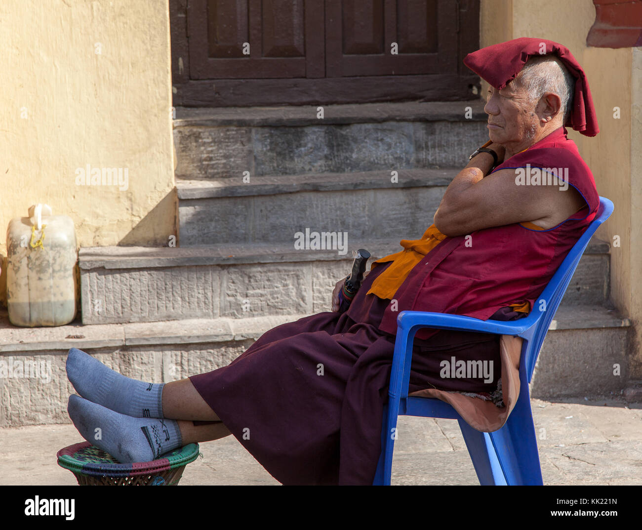 Monkey sitting swayambhunath temple hi-res stock photography and images ...