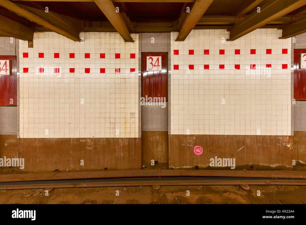 New York City - February 16, 2016: MTA 34th Street Subway Station ...
