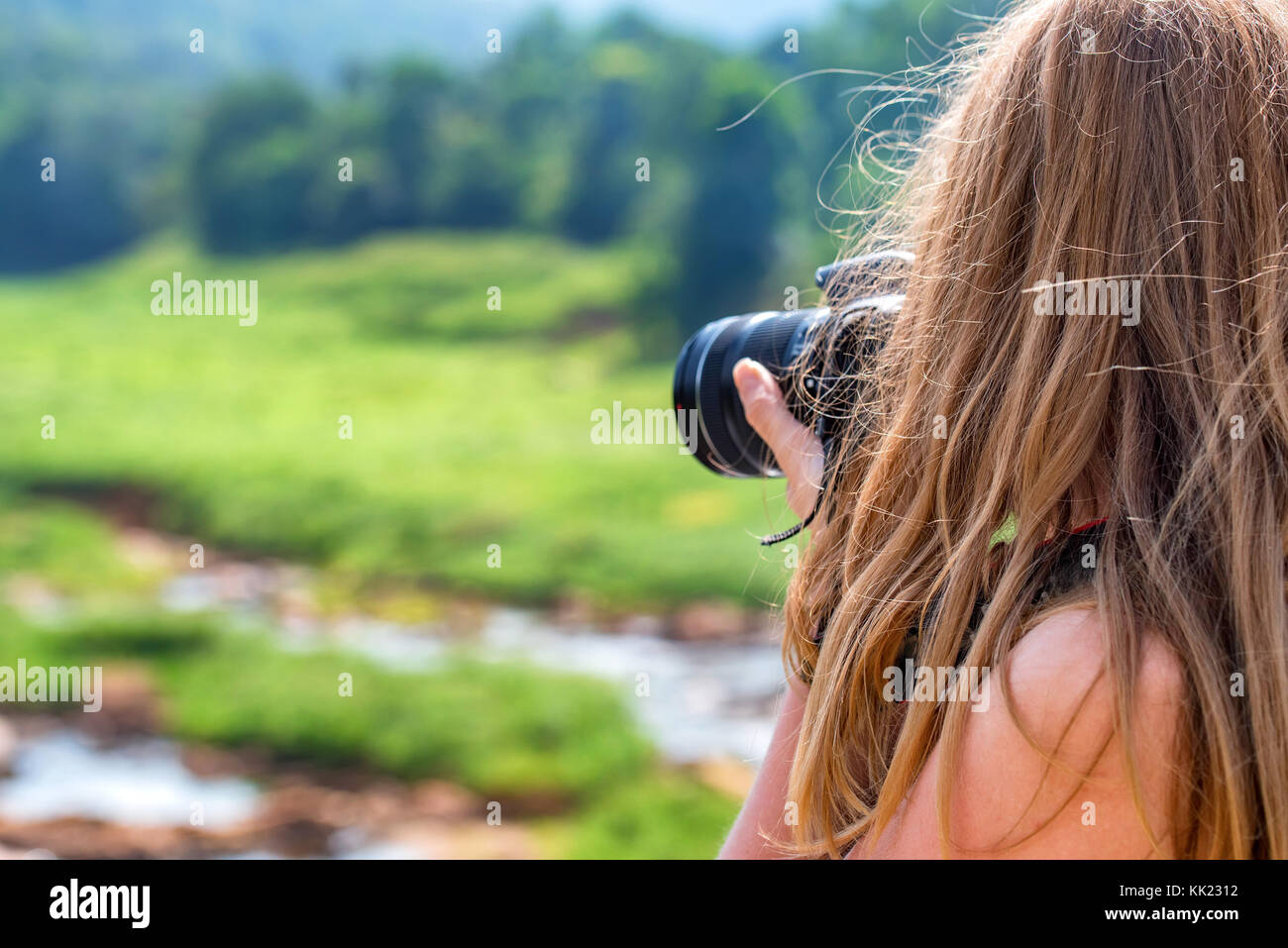 Female landscape photographer Stock Photo - Alamy