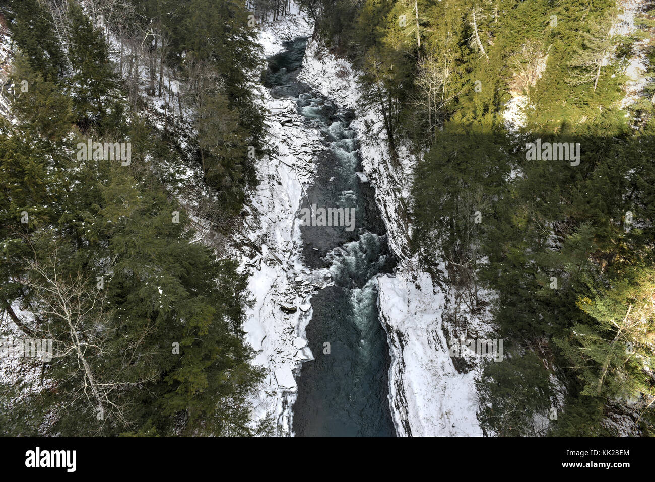 Quechee Gorge and River in Vermont during the winter Stock Photo - Alamy