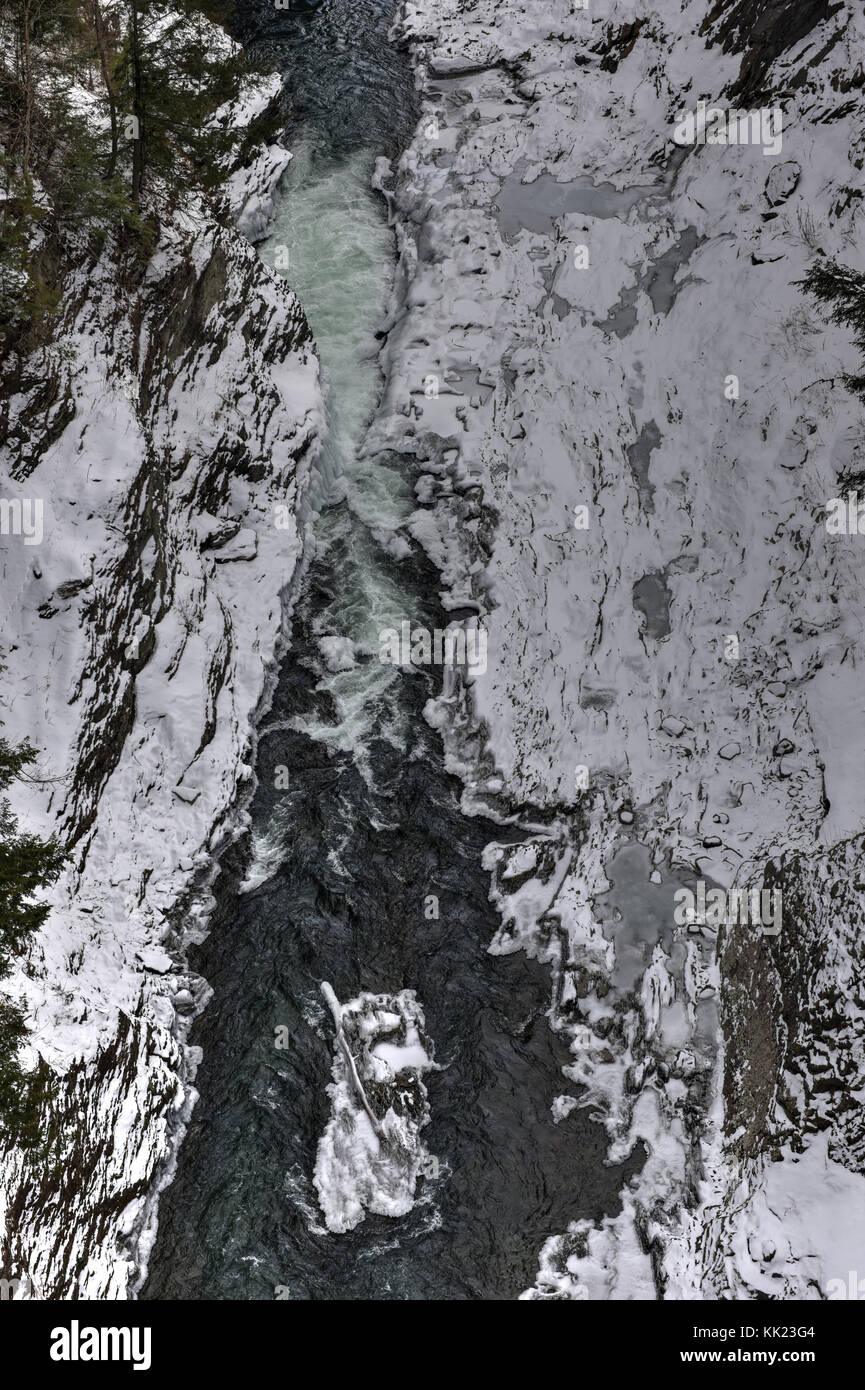 Quechee Gorge and River in Vermont during the winter Stock Photo - Alamy