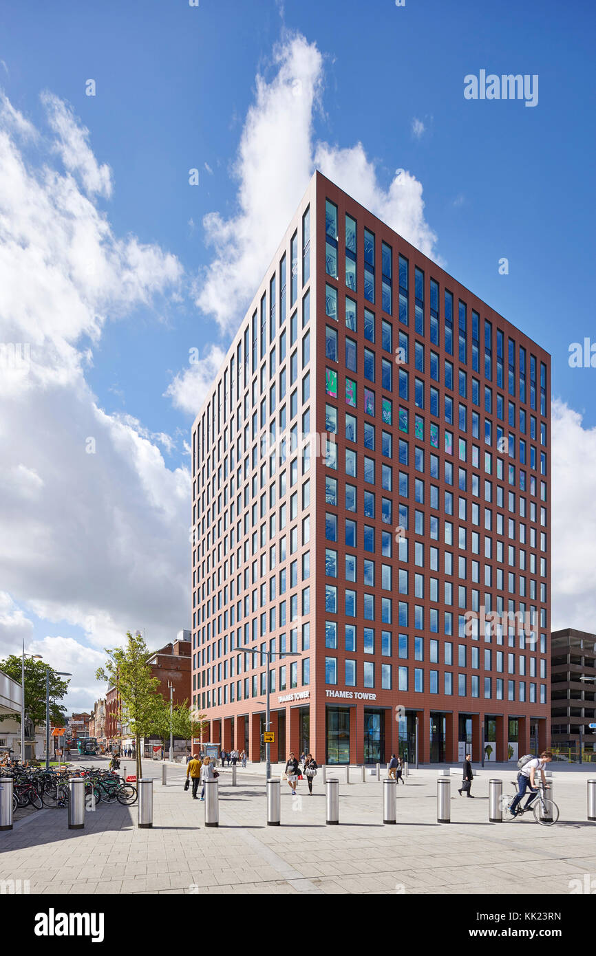 Thames Tower Reading High Resolution Stock Photography and Images - Alamy