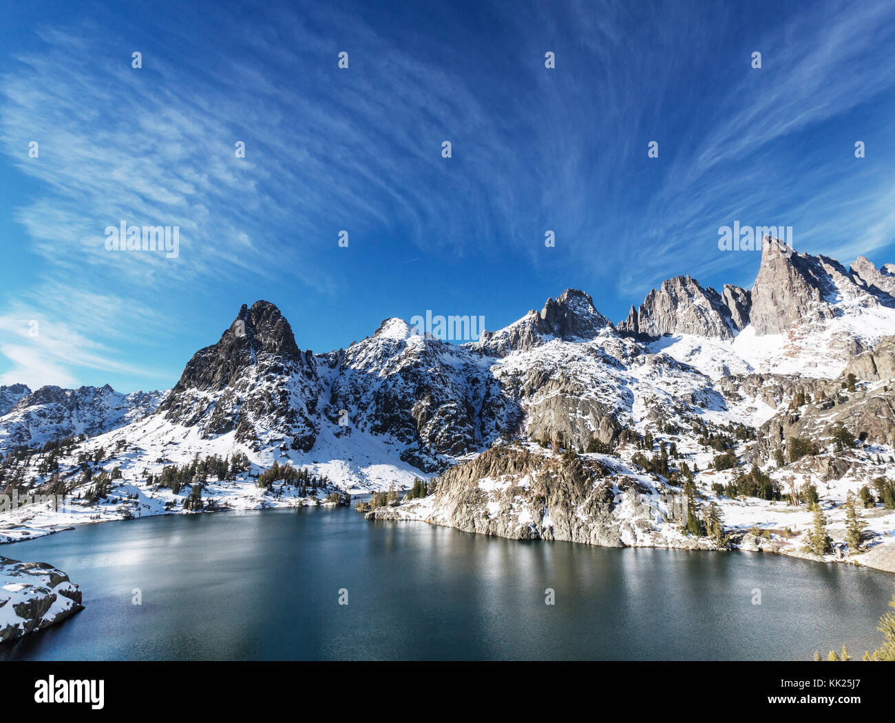 Hike to beautiful Minaret Lake, Ansel Adams Wilderness, Sierra Nevada ...