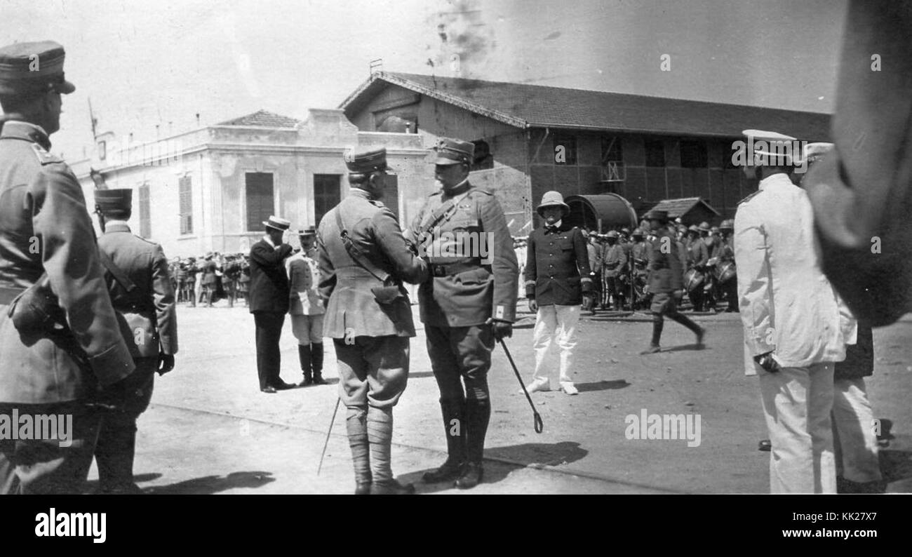 Italijanski trupi vo Solun Stock Photo - Alamy