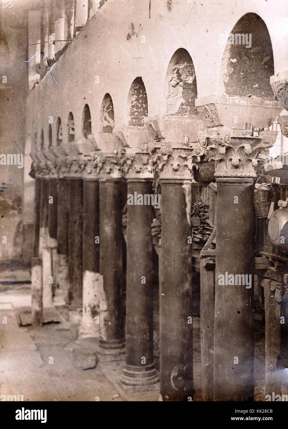 Urnatini na crkva Agija Paraskevi, Solun Stock Photo - Alamy