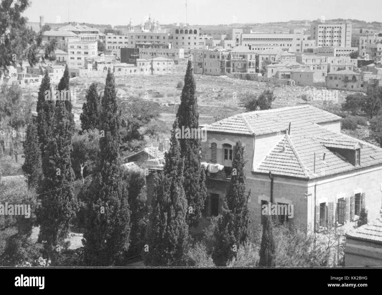 Mamilla hi-res stock photography and images - Alamy