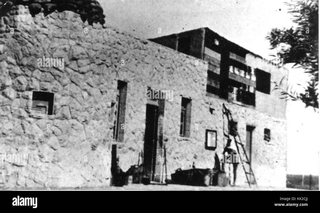 Shoval hi-res stock photography and images - Alamy