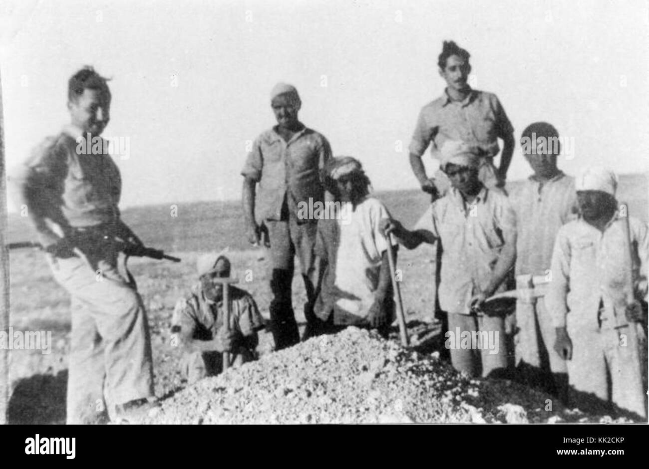 Shoval hi-res stock photography and images - Alamy