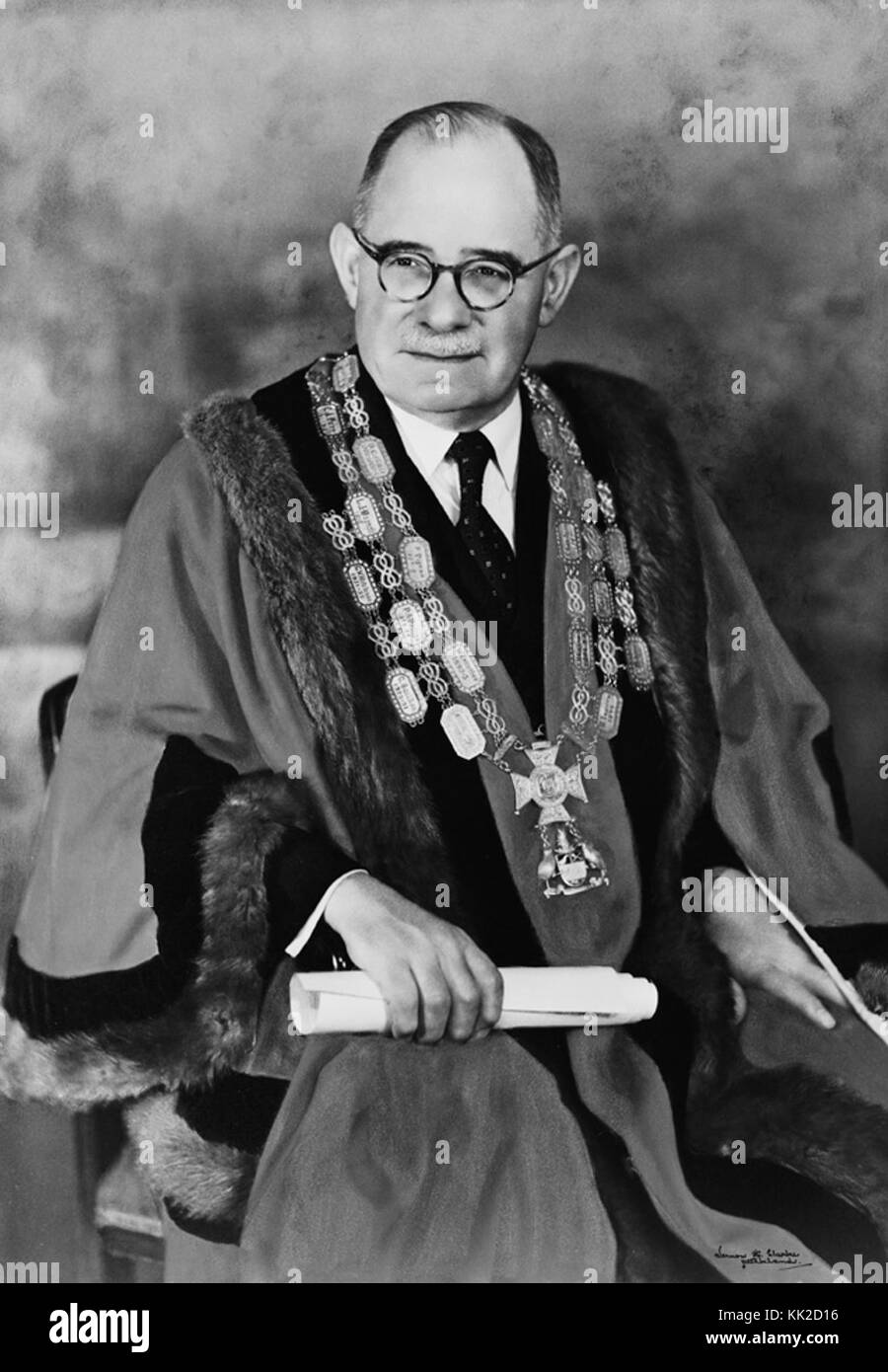 Sir john allum hi-res stock photography and images - Alamy