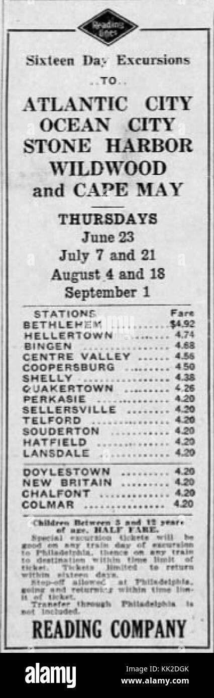 Reading newspaper usa Black and White Stock Photos & Images - Alamy