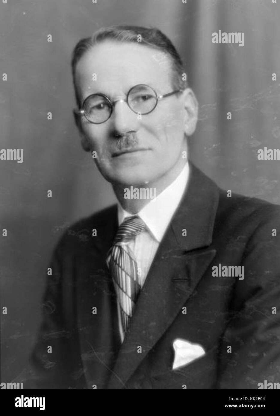 John Semple's Instagram, Twitter & Facebook on IDCrawl