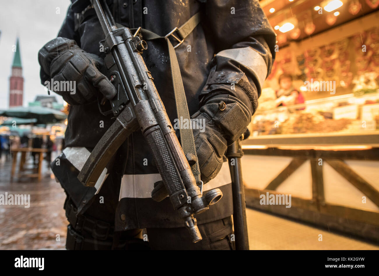 Plain clothes police officer hi-res stock photography and images - Alamy