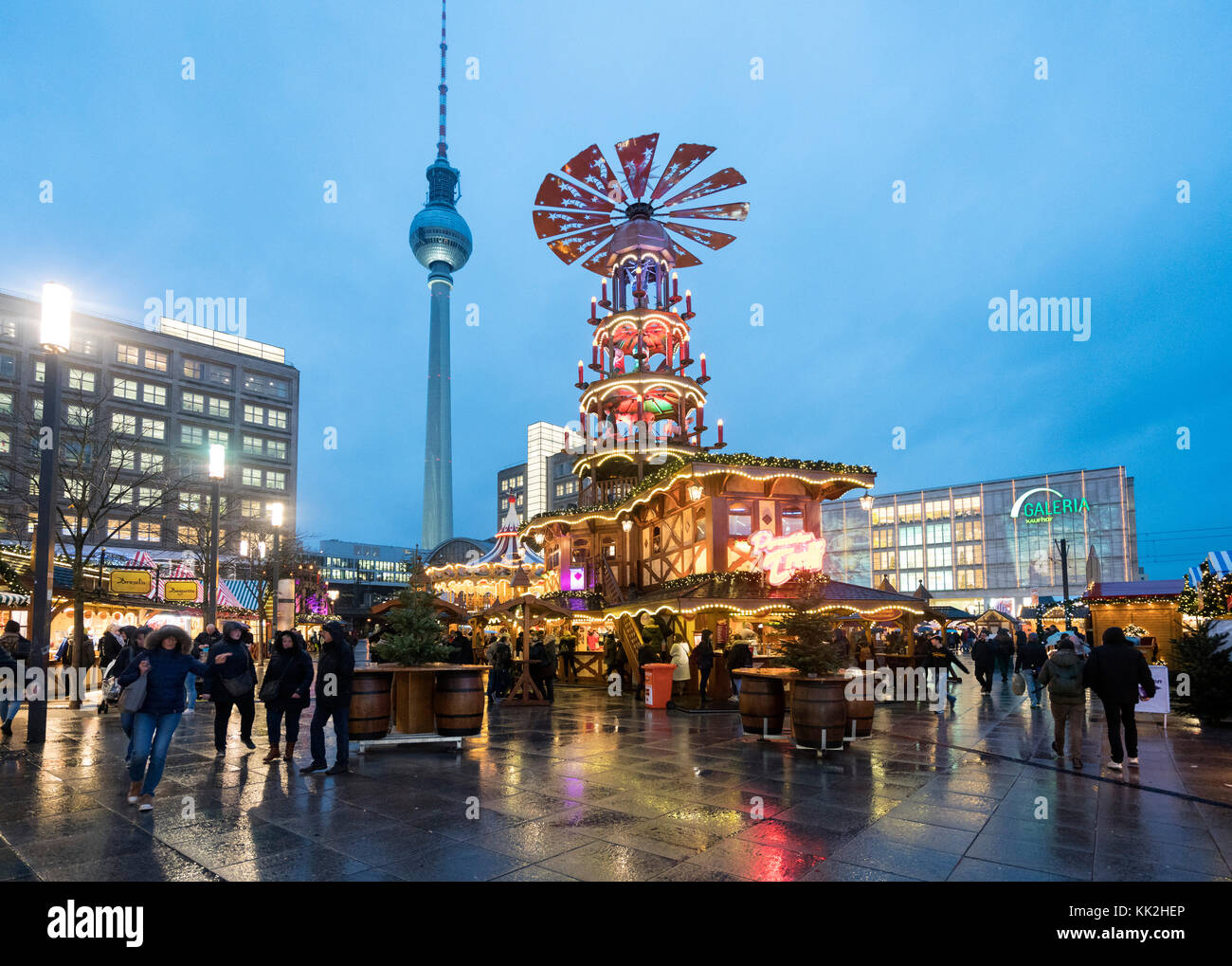 Terror attack barriers hi-res stock photography and images - Alamy