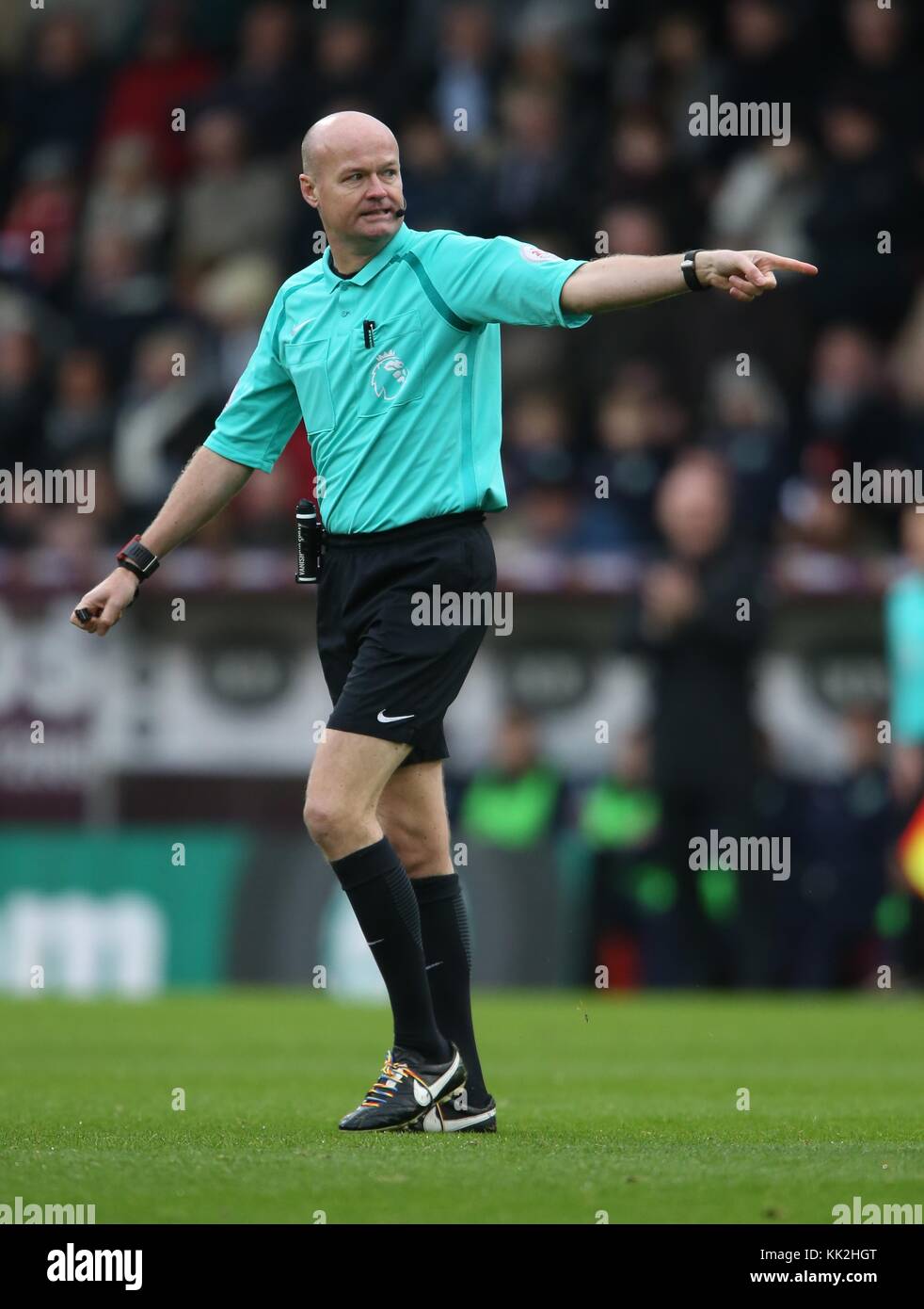 LEE MASON PREMIERSHIP REFEREE BURNLEY V ARSENAL PREMIER LEAGUE TURF ...