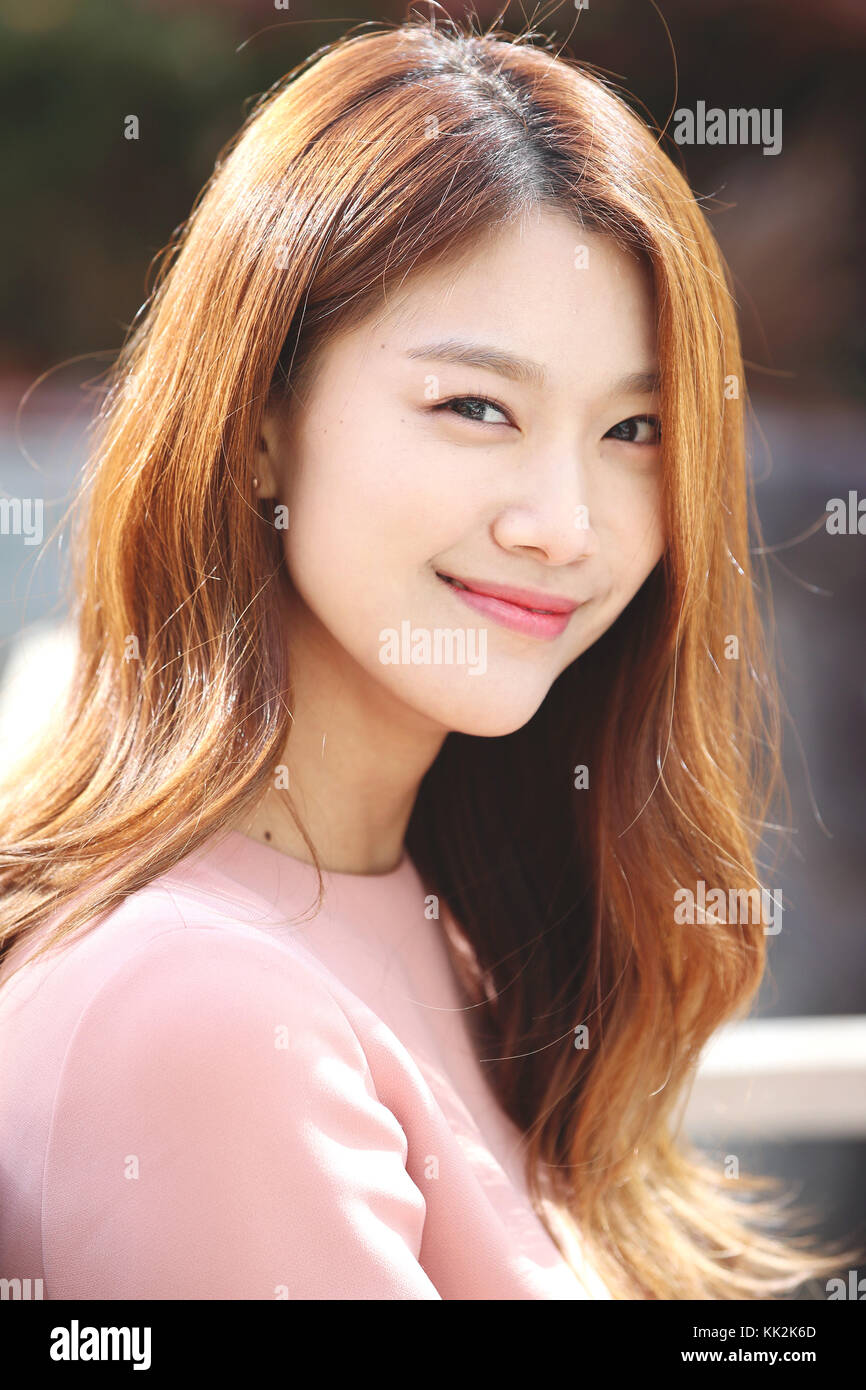 28th Nov, 2017. S. Korean actress Lee Joo-woo South Korean actress Lee ...