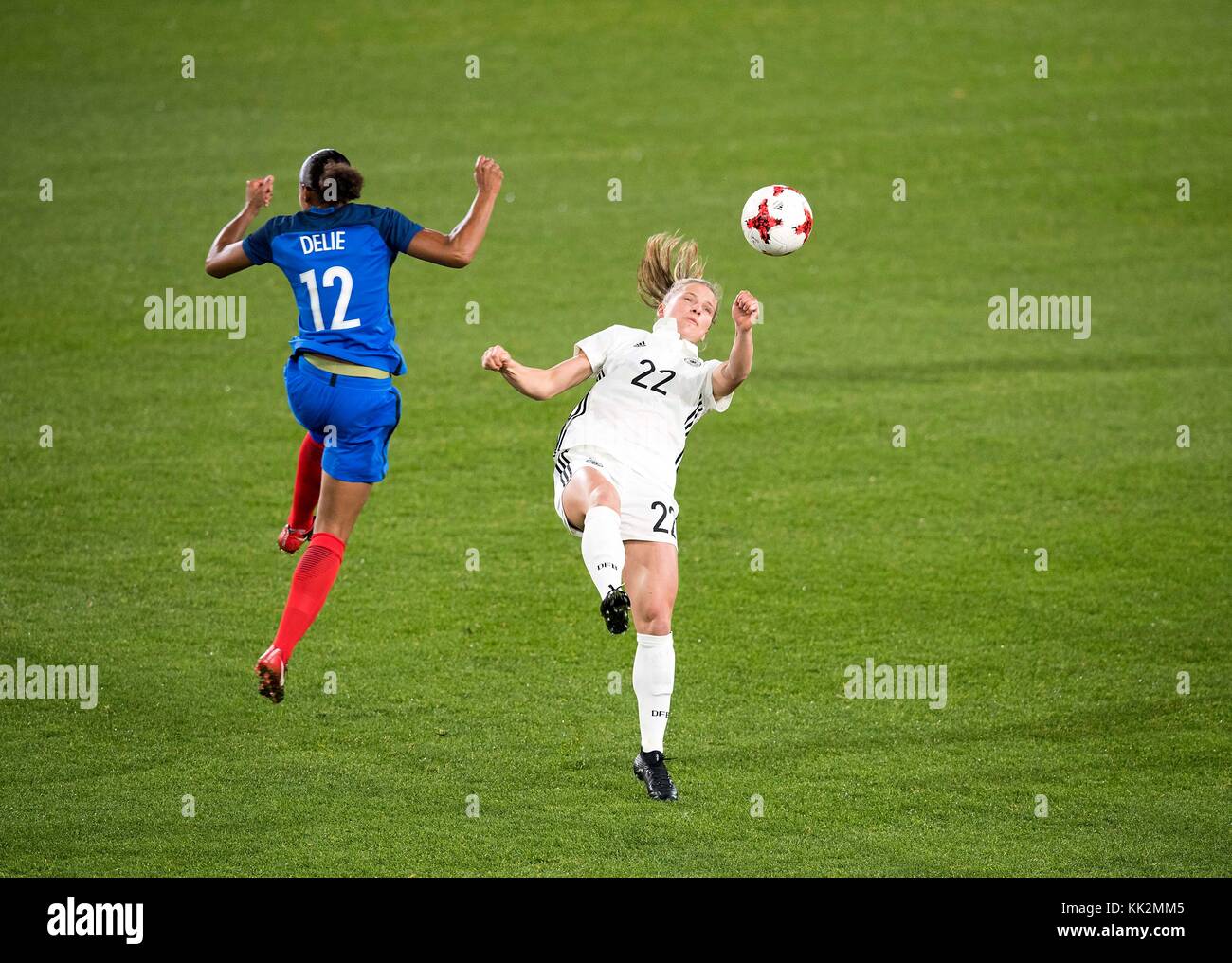 Tabea KEMME r. (GER) im duels versus Marie-Laure DELIE (FRA), Aktion ...
