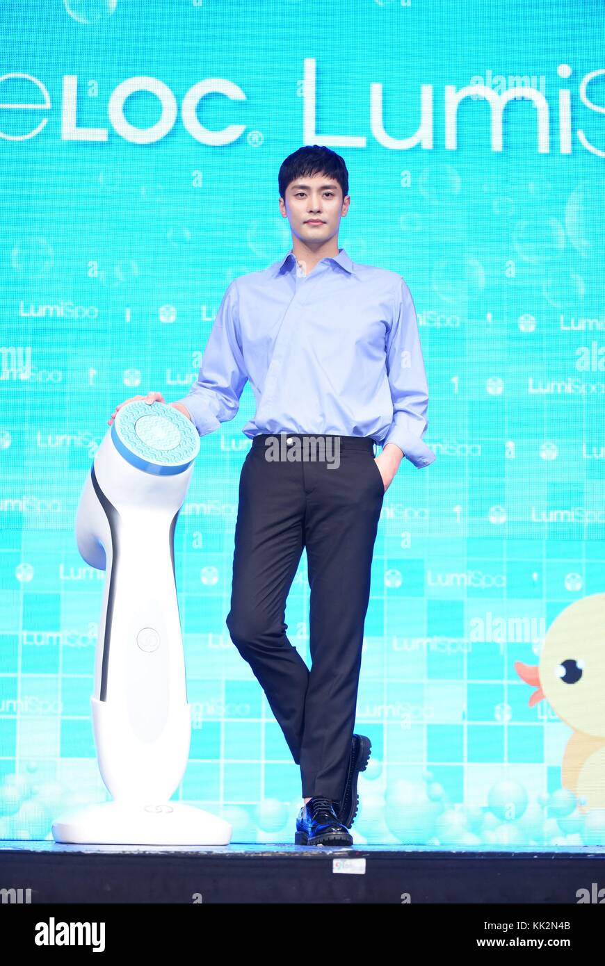 Taipei. 27th Nov, 2017. Sung Hoon promotes for a brand facial cleansing ...