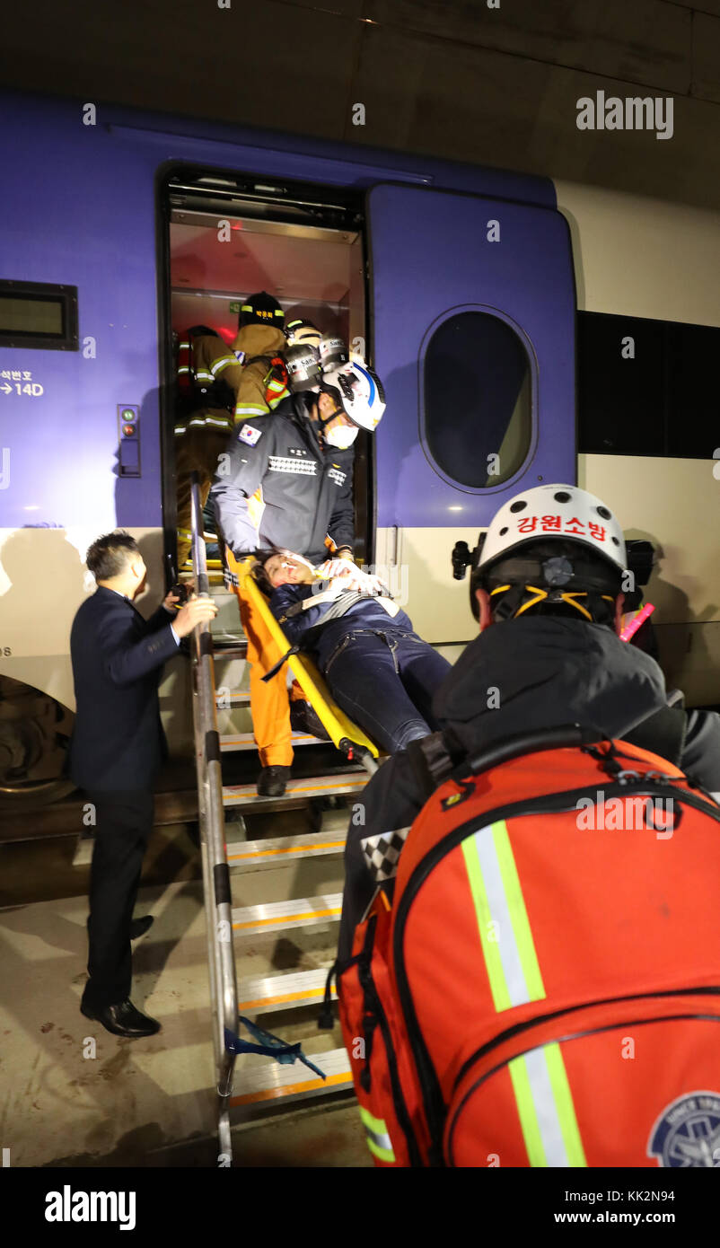 28th Nov, 2017. Disaster response drill on express railway Rescuers ...