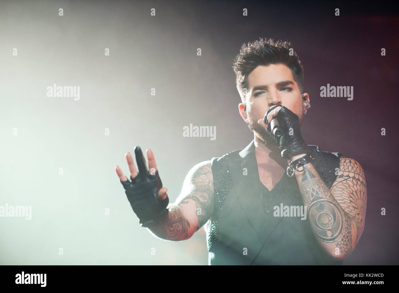 Adam lambert the queen singer hi-res stock photography and images - Alamy