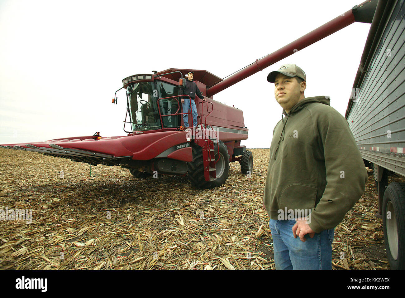Mount Joy, Iowa, USA. 11th Oct, 2007. Chad Keppy, right, and his twin ...