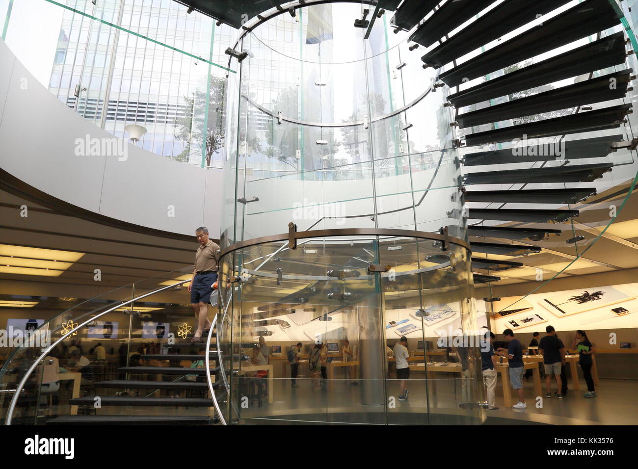 Apple store china shanghai pudong hi-res stock photography and images ...