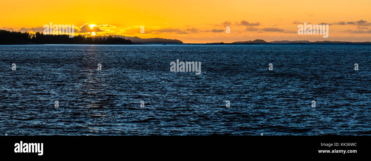 Midnight wallpaper hi-res stock photography and images - Alamy