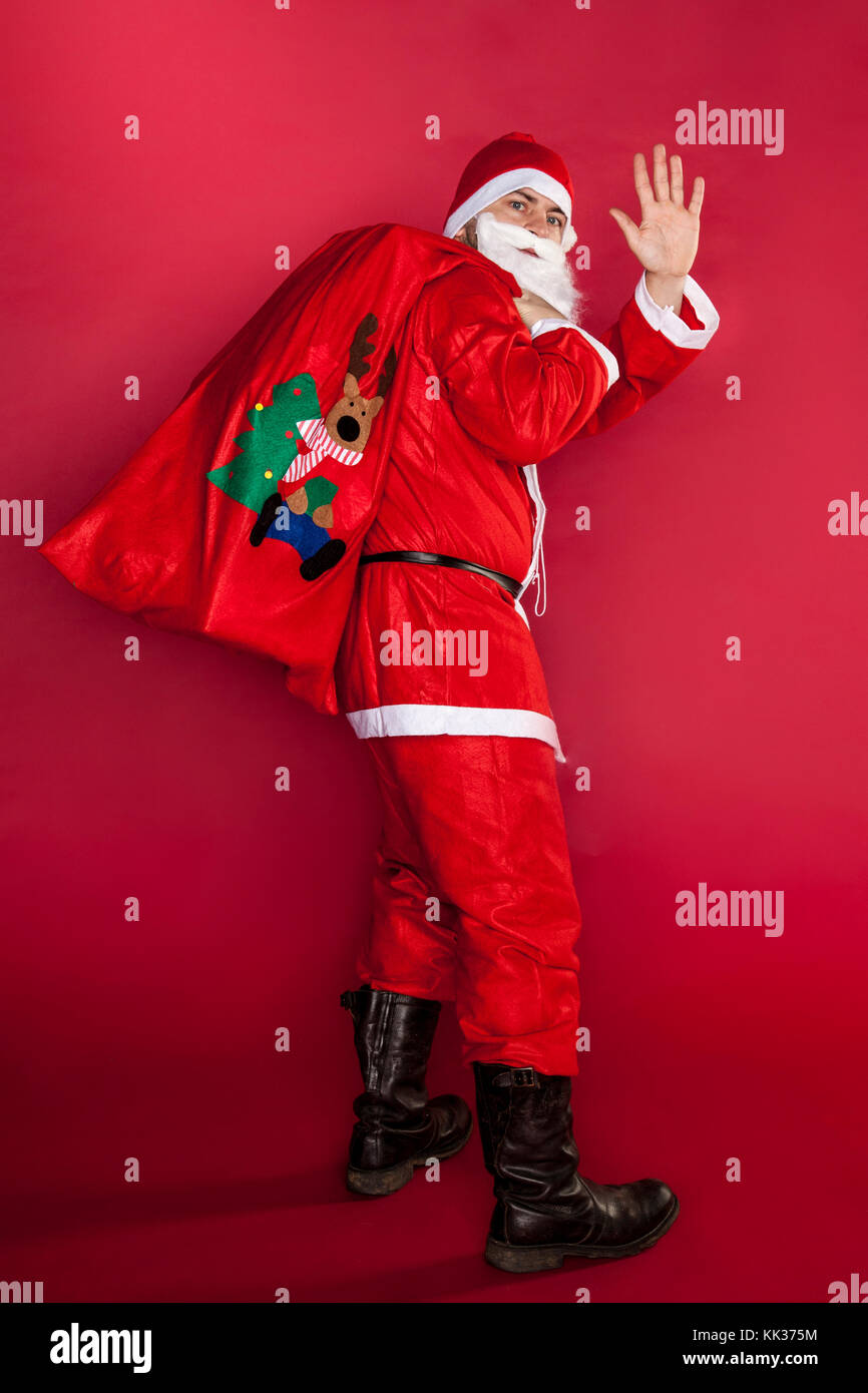 Old man waving goodbye hi-res stock photography and images - Alamy