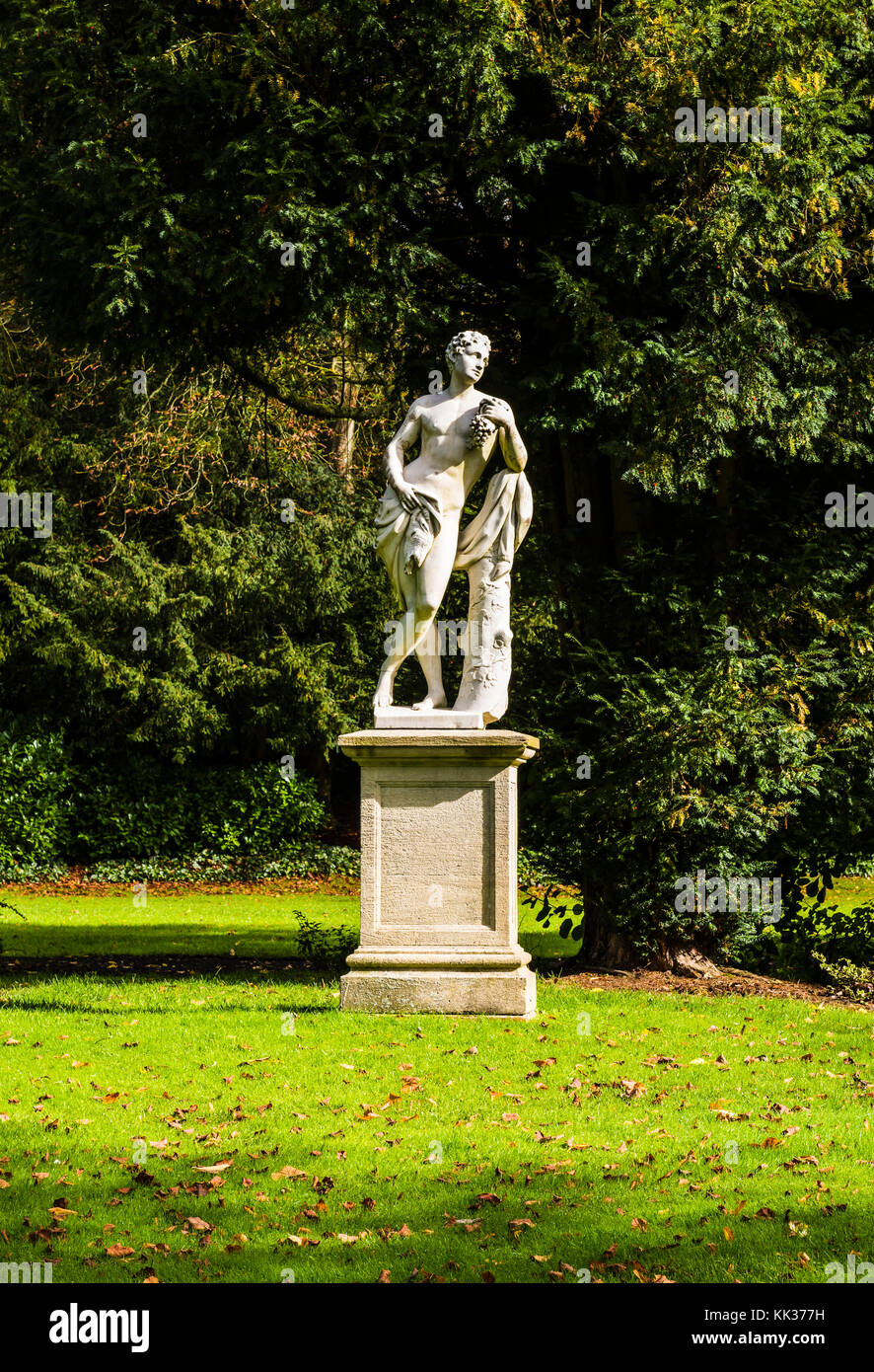 Statue in the grounds at Waddesdon Manor, Buckinghamshire, UK Stock ...