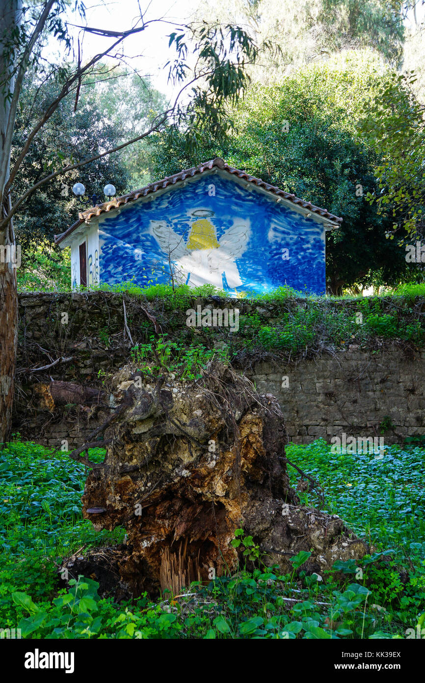 Angel wall painting street hi-res stock photography and images - Alamy