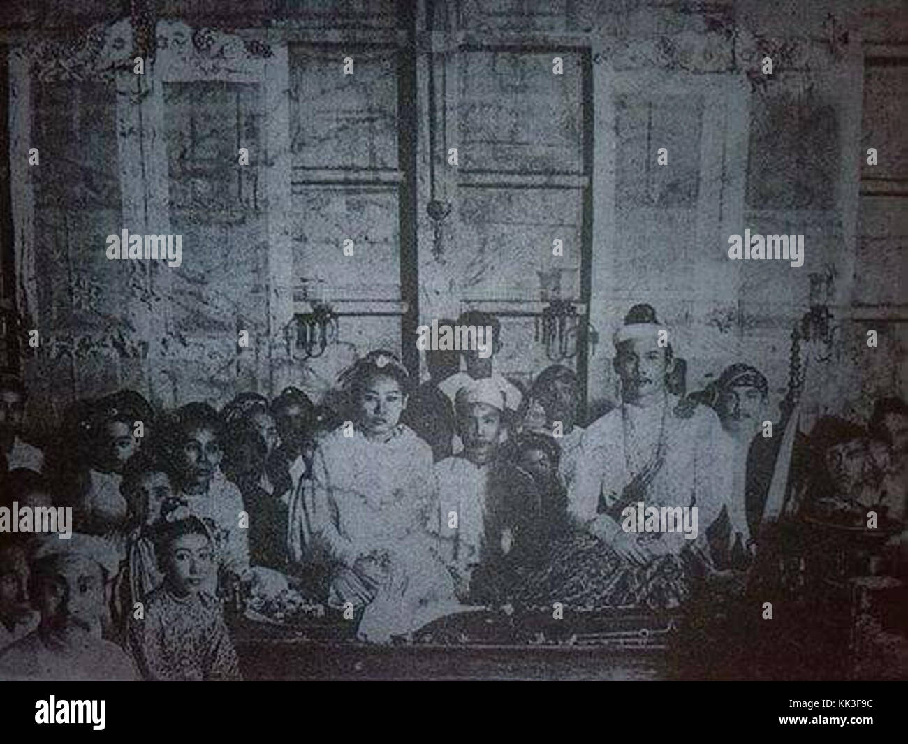 Myat Phaya and Htake Tin Ko Taw Gyi Stock Photo - Alamy