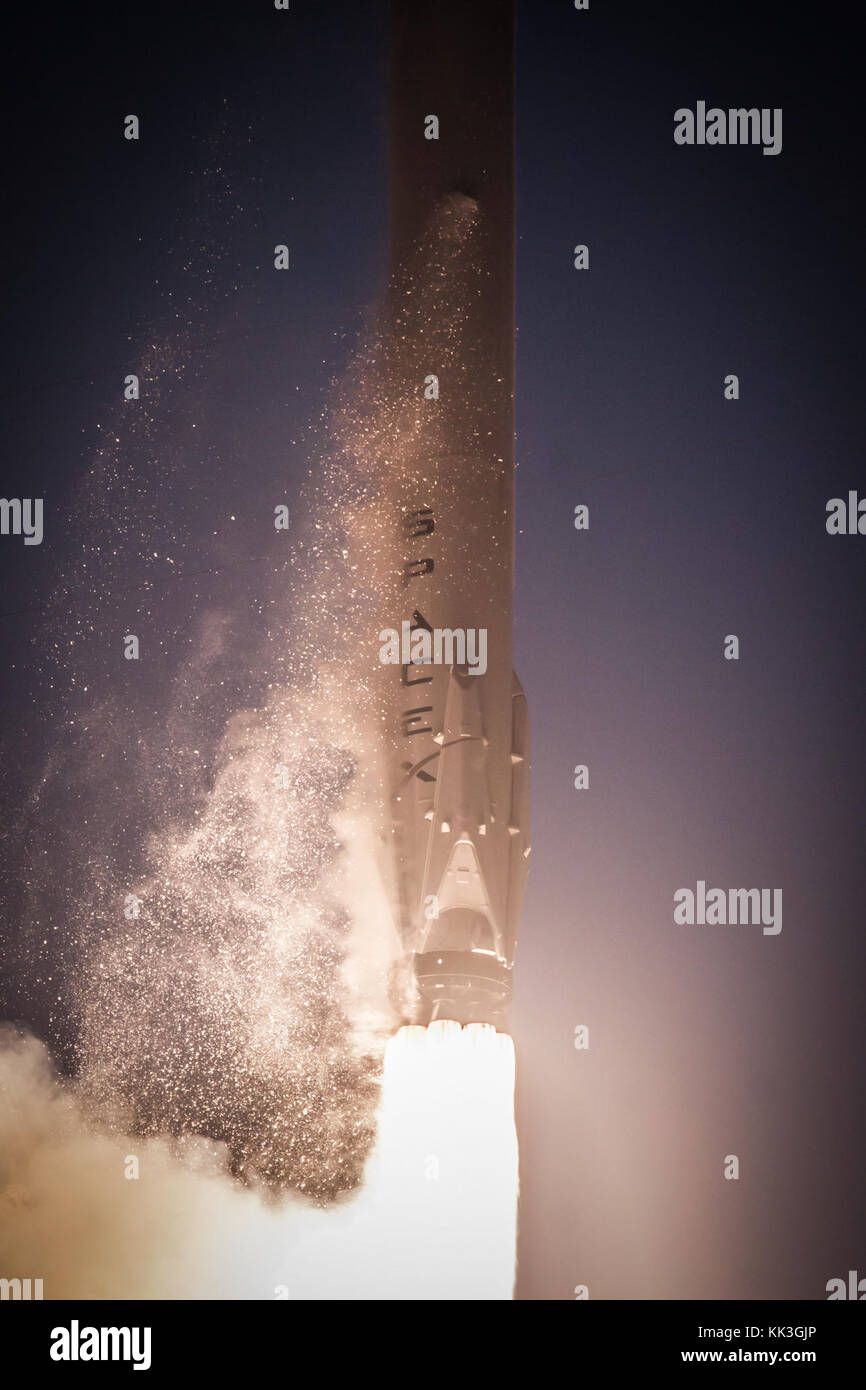 Deep space climate observatory hi-res stock photography and images - Alamy