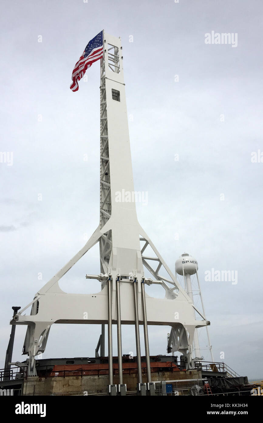 Transporter erector hi-res stock photography and images - Alamy