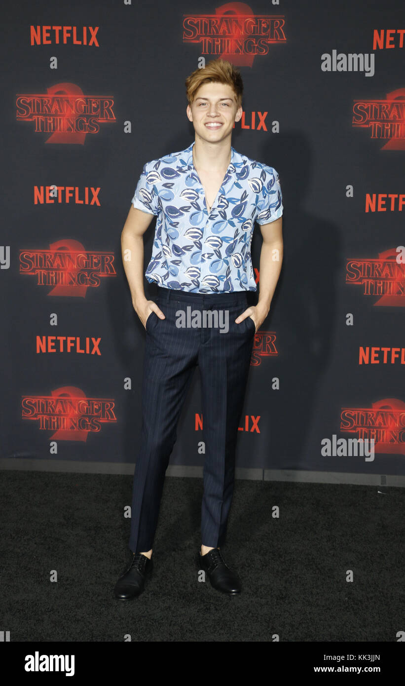 Stranger things netflix season 2 High Resolution Stock Photography and ...