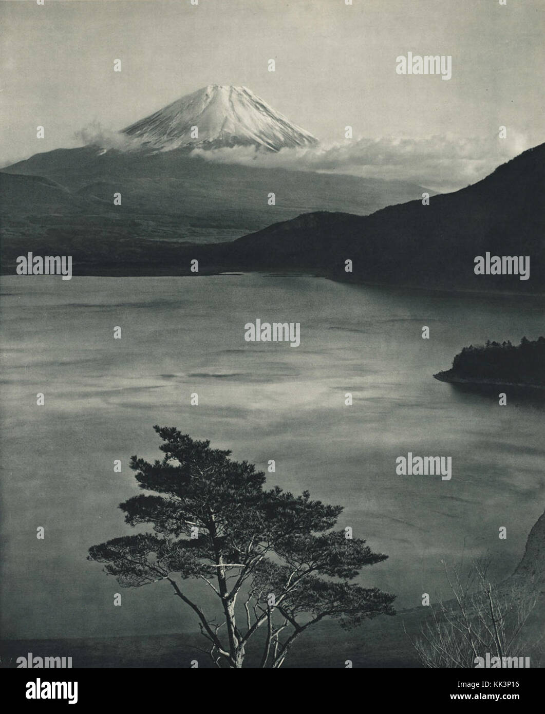 1930s Japan Travel Poster 20 (cropped Stock Photo - Alamy